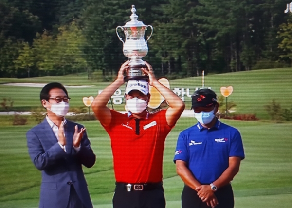 [골프]현대해상 최경주 인비테이셔널, 함정우 우승…통산 2승